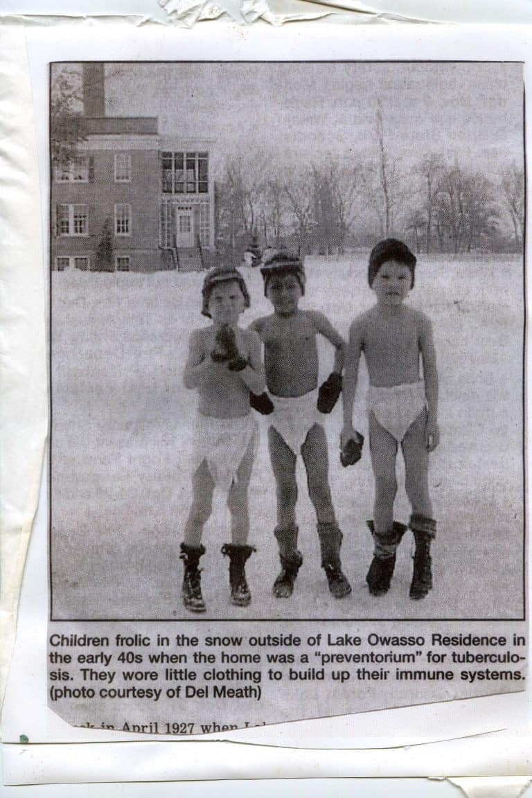 Lake Owasso Residence